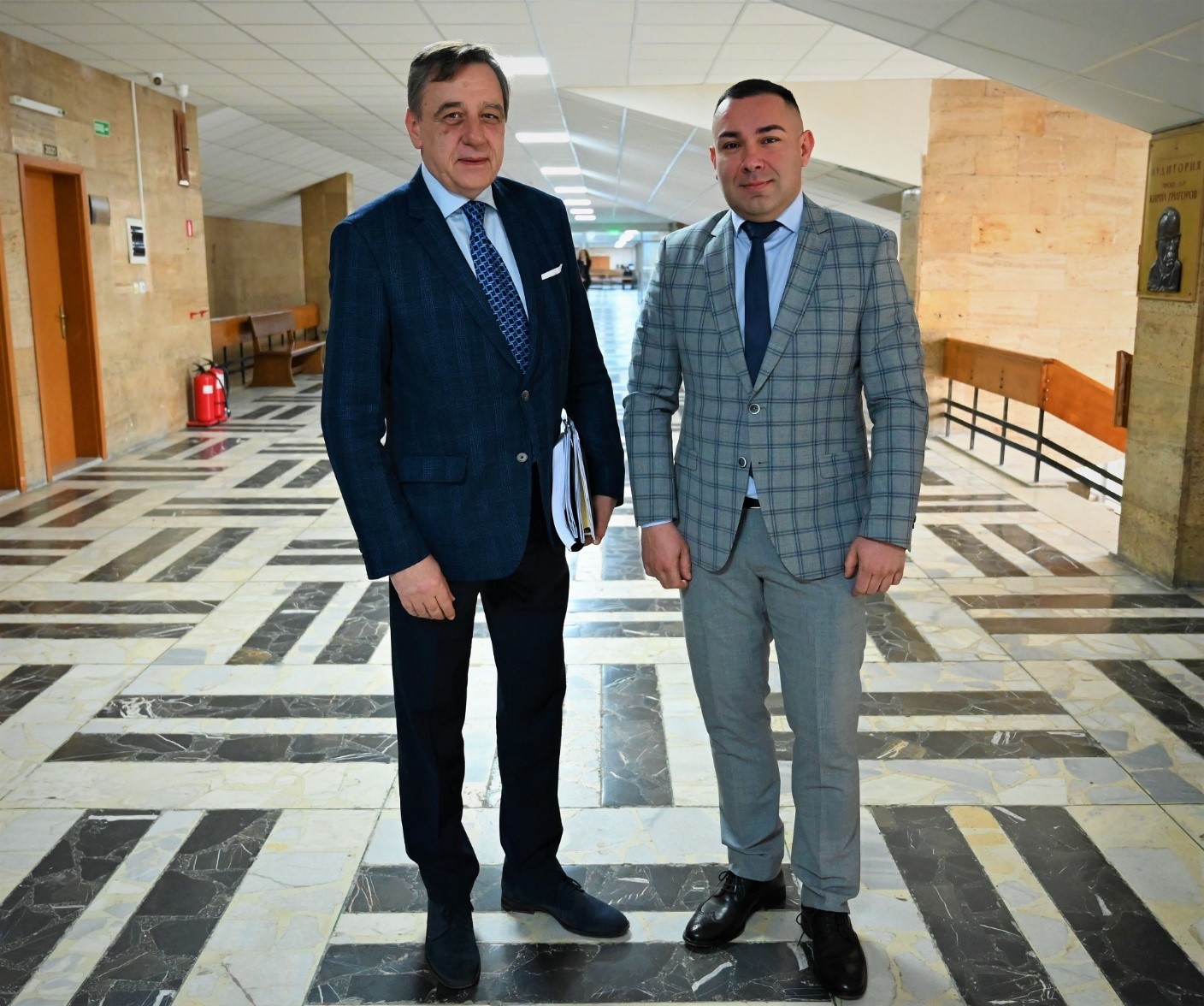 УНСС Зам министърът на финансите Александър Свраков с лекция в УНСС